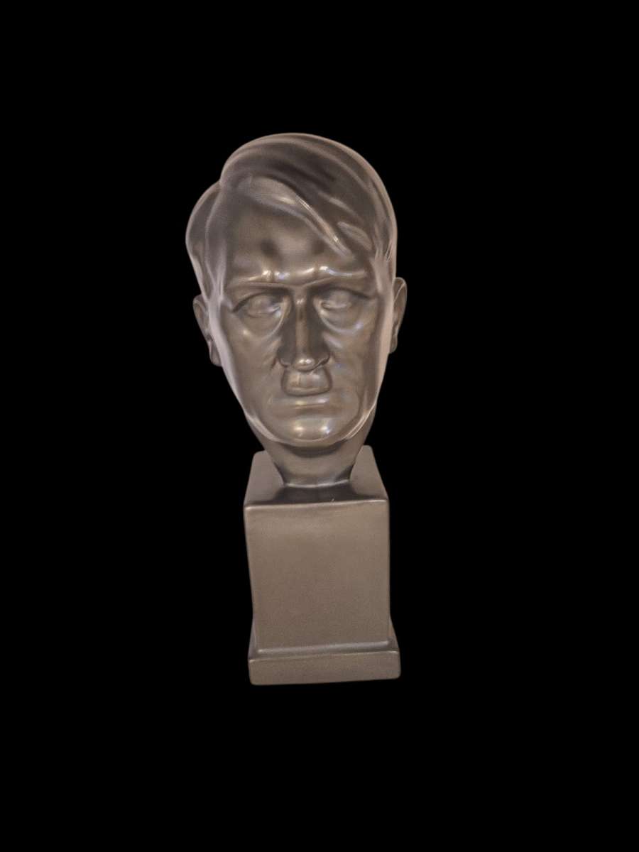 A.Hitler Büste Mettlach Signiert ca. 27cm Hoch | Auszeichnungen ...